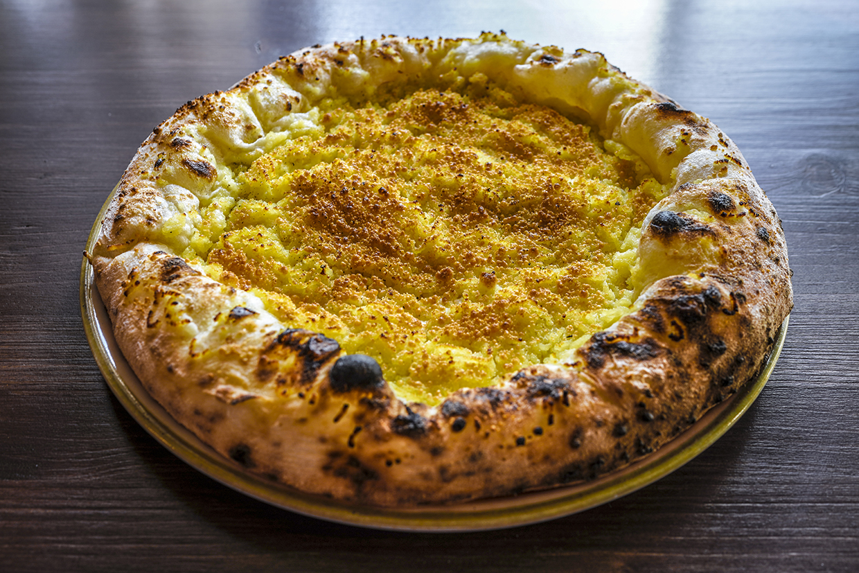 Pizza fiocco: storia, ricetta e preparazione - Scoutmenu